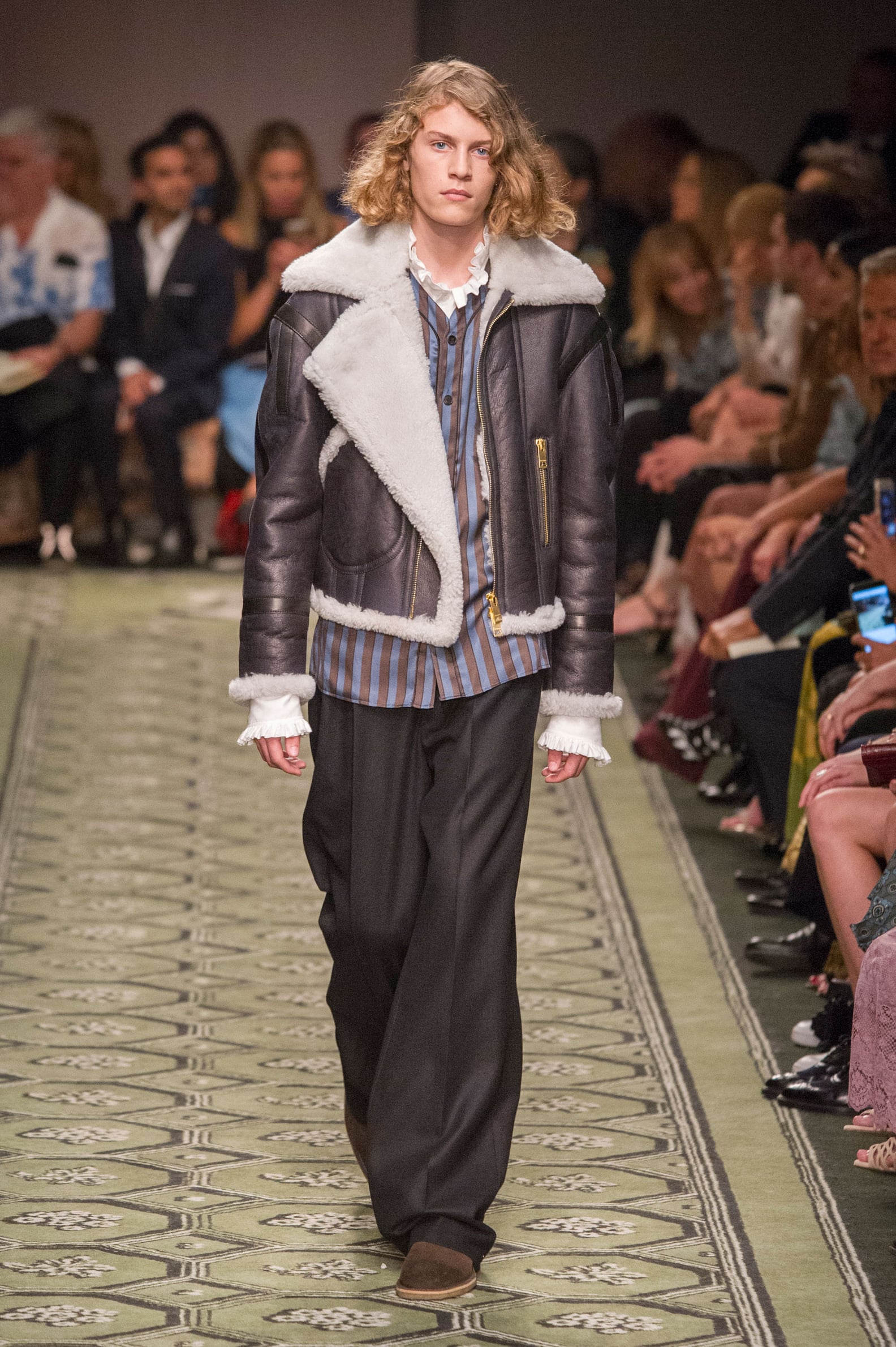 Burberry Runway Show September 2016 | PS Fashion