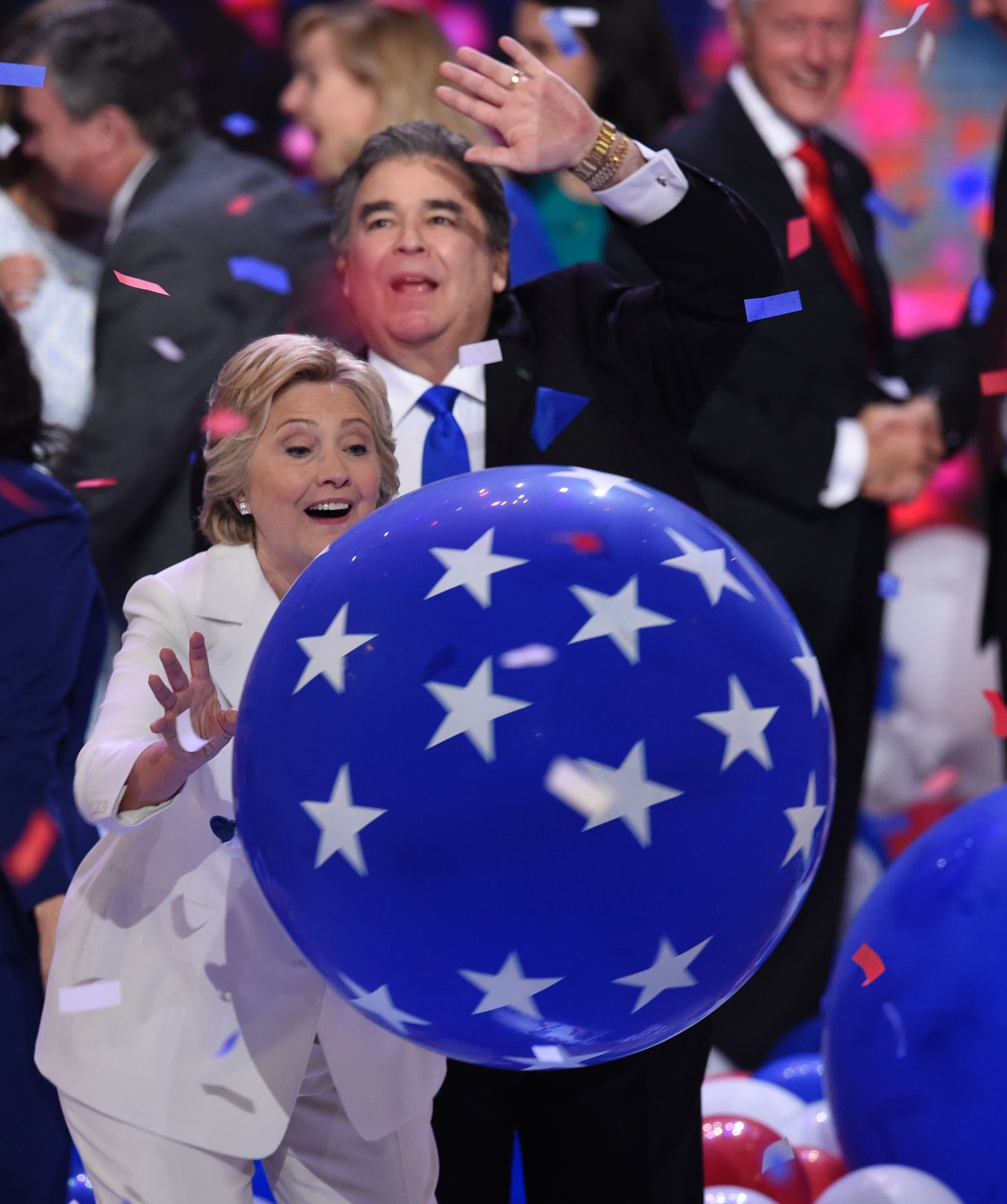 Bill and Hillary Clinton Playing With Balloons at DNC 2016 | POPSUGAR ...