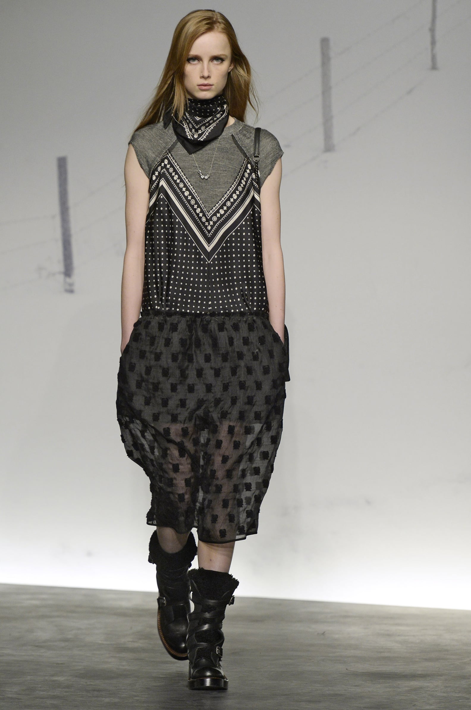 Celebrities Wearing Fall 2015 Clothes | PS Fashion