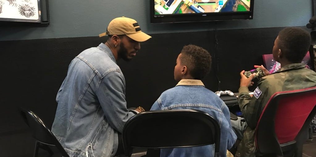 Father Confronts Son S Bully And Buys Him Clothes Ps Family