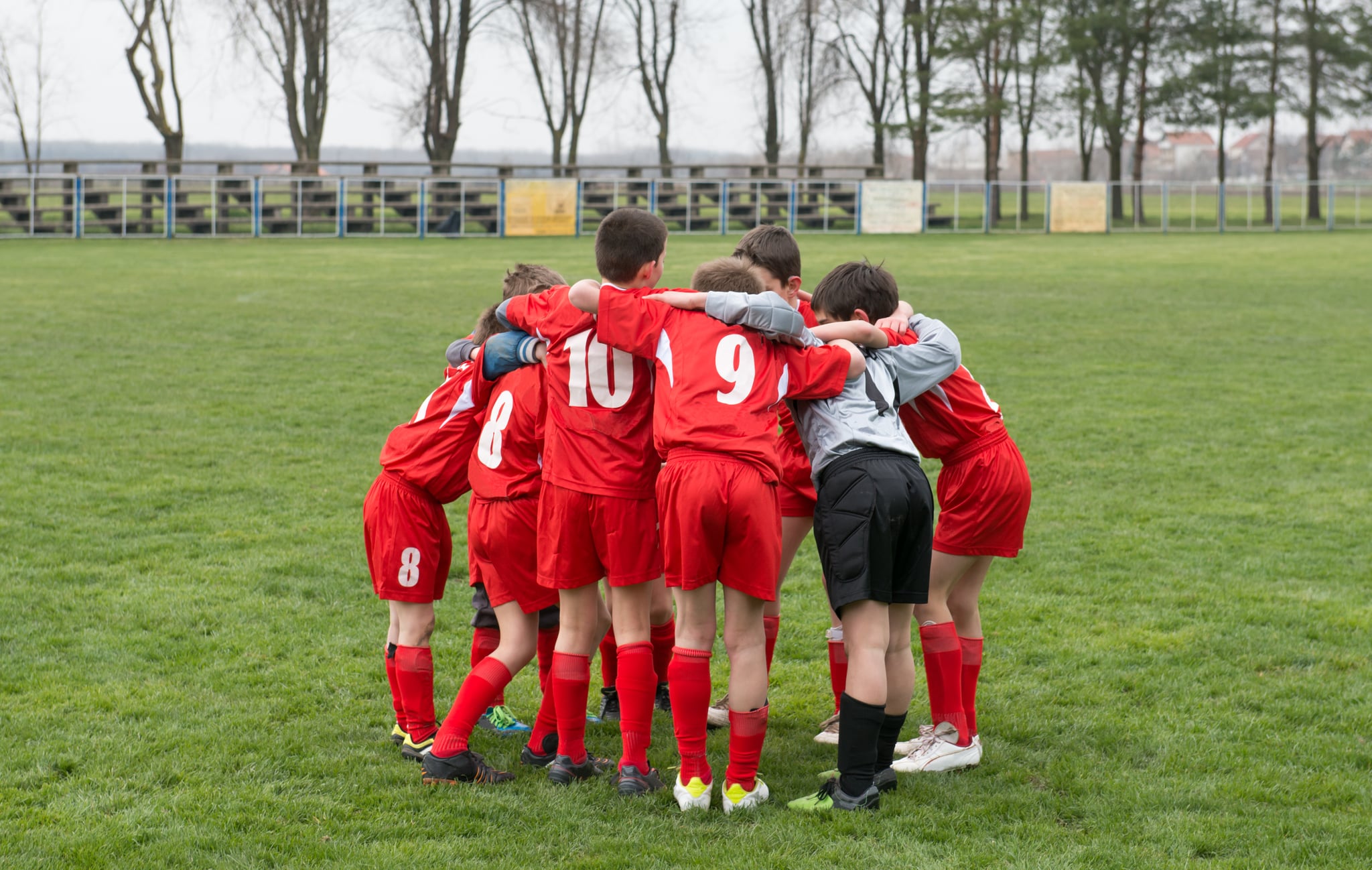 Why Parents Should Push Their Kids To Play Team Sports POPSUGAR Family why-parents-should-push-their-kids-to-play-team-sports-popsugar-family
