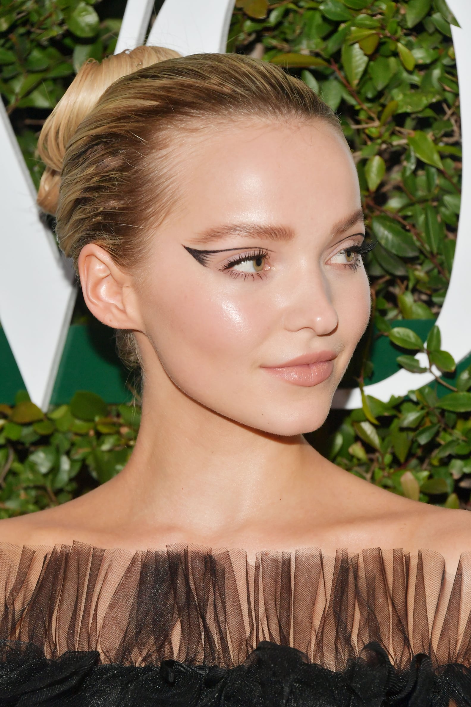 Dove Cameron Teeth Selfie | PS Beauty