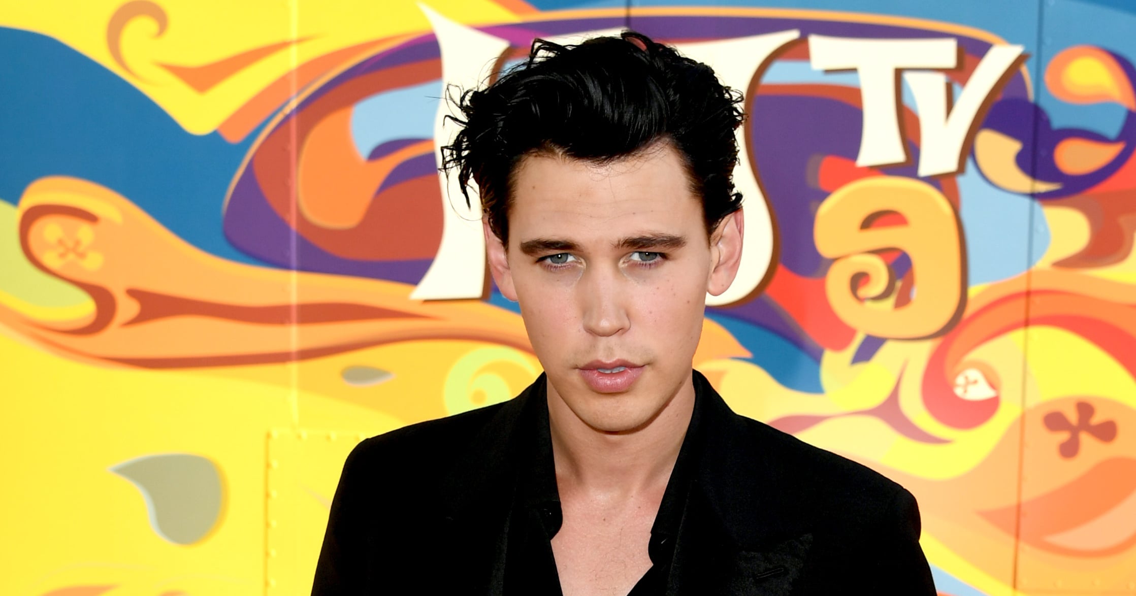 Austin Butler Talks Playing Elvis Presley in Biopic | PS Entertainment