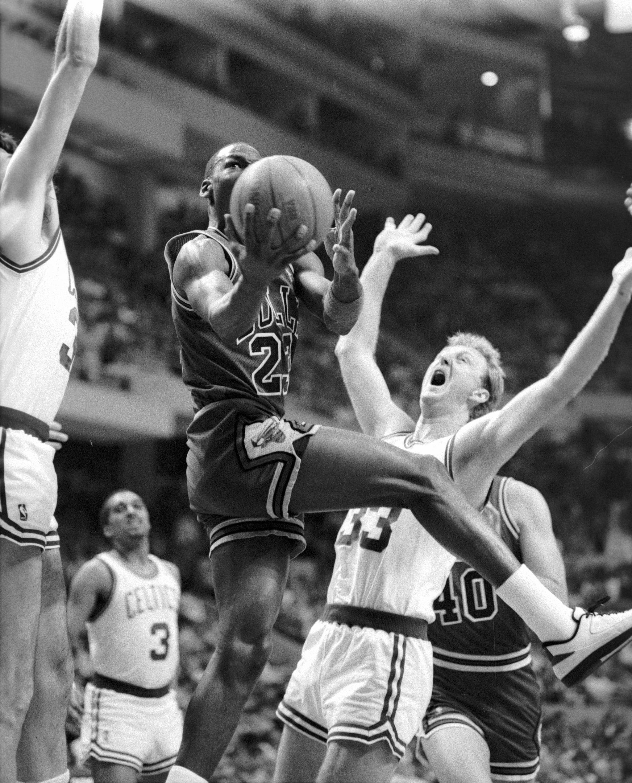 40 Stunning Photos of Michael Jordan Soaring Through the Air | POPSUGAR ...