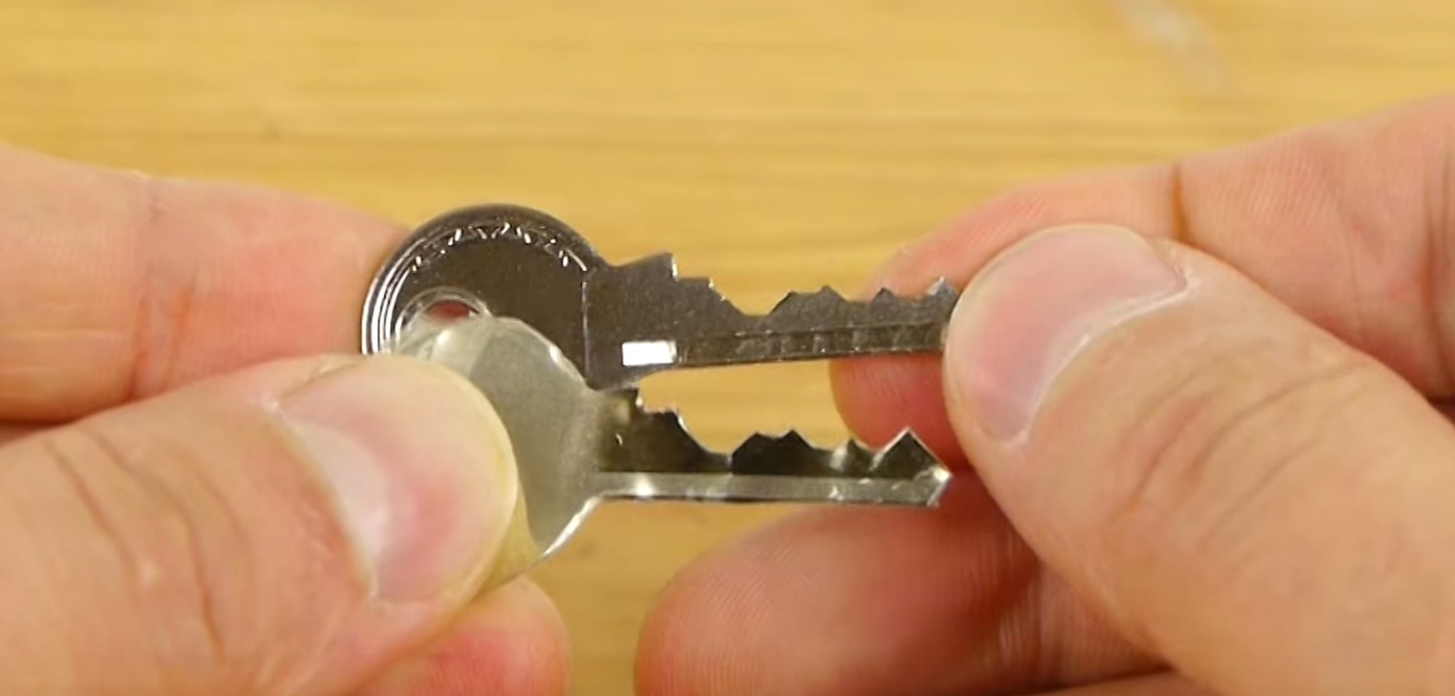 How to Make a Spare Key From a Tin Can | PS Smart Living