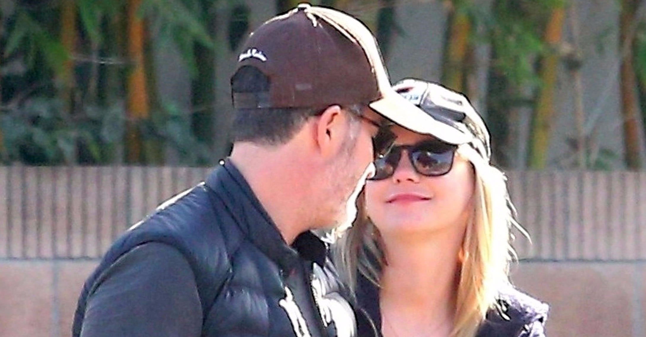 Anna Faris and Michael Barrett Holding Hands in LA Dec. 2017 | PS Celebrity