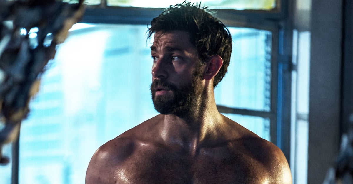 John Krasinski in 13 Hours Pictures | PS Entertainment