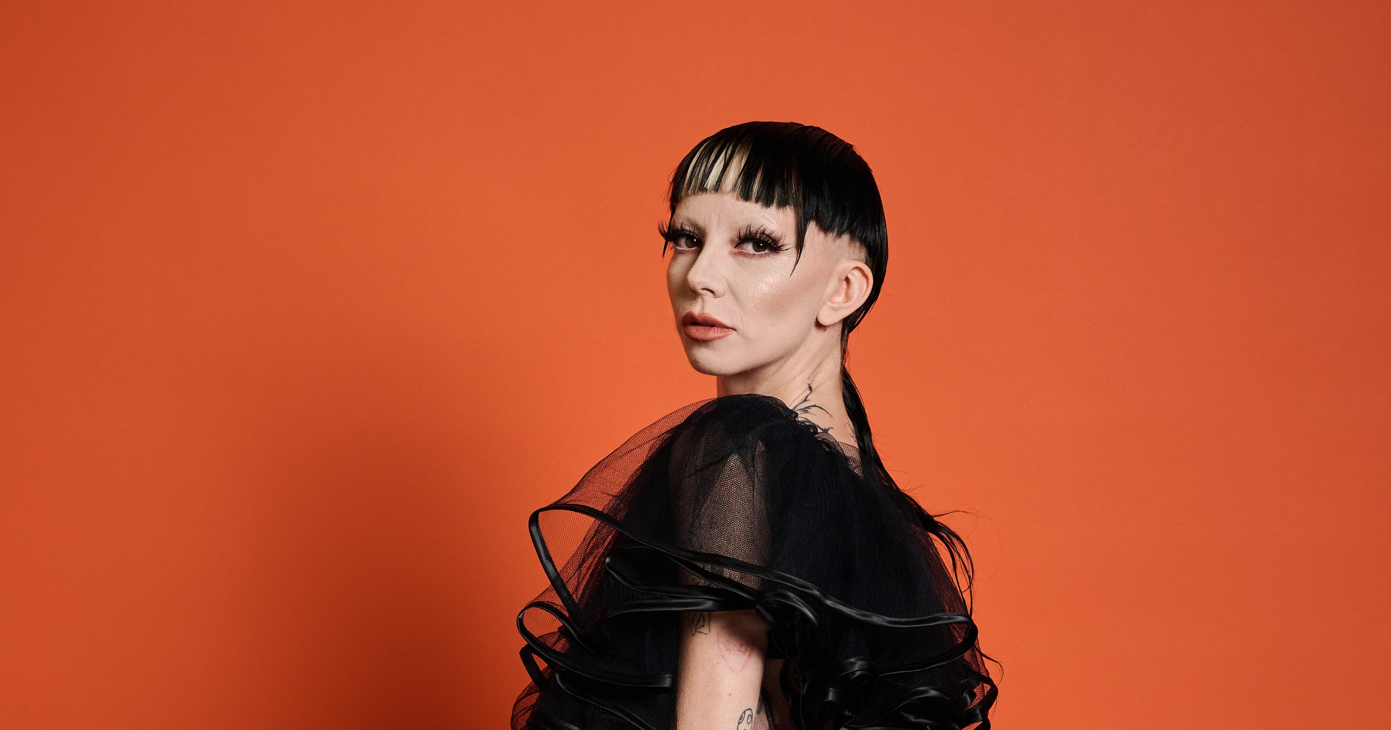 2-Toned Bangs Hair-Color Trend For 2023 | PS Beauty