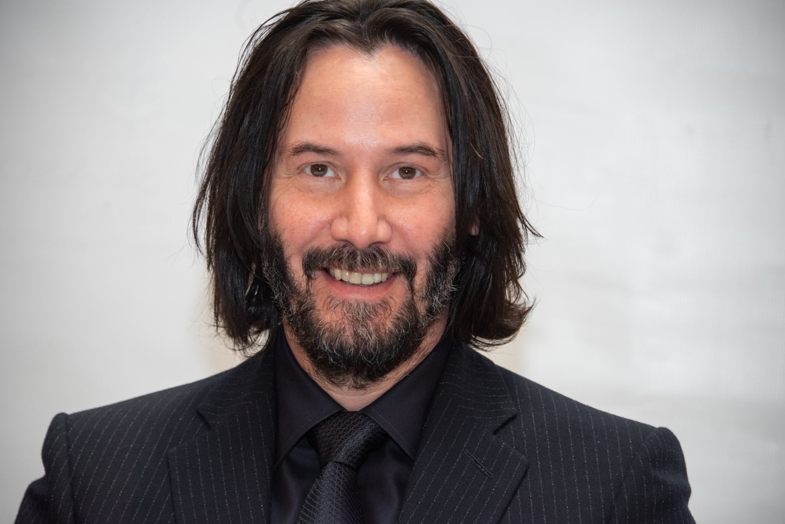 Pictures of Keanu Reeves Smiling | PS Celebrity