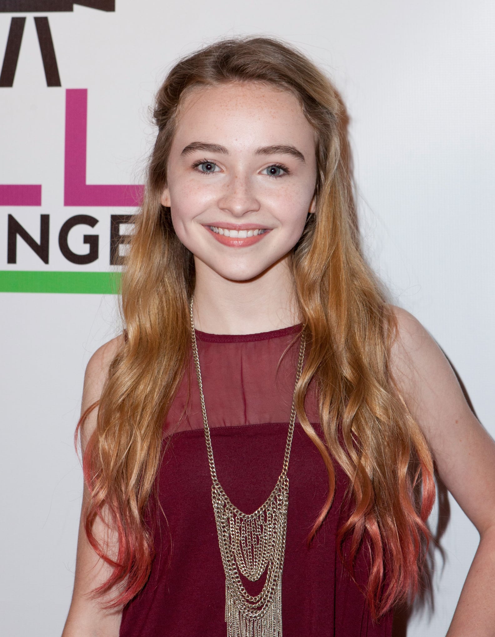 Sabrina Carpenter Natural Hair Color | POPSUGAR Beauty