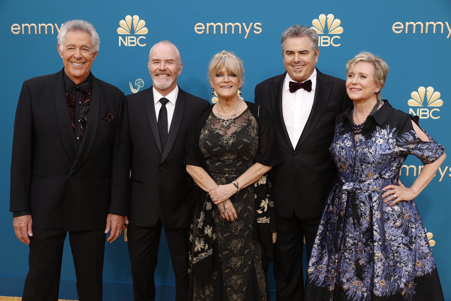 All the Cast Reunions at the 2022 Emmys | POPSUGAR Entertainment