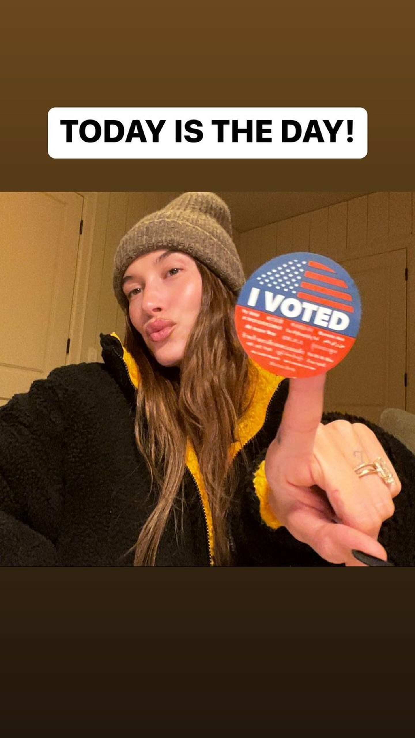 Celebrities Voting in the 2022 Midterm Election | Photos | PS Celebrity