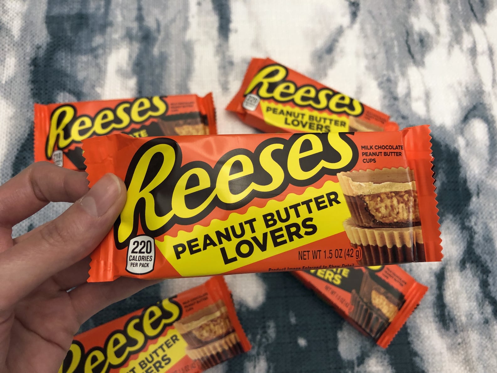 Reese's Peanut Butter Lovers and Chocolate Lovers Review | PS Food