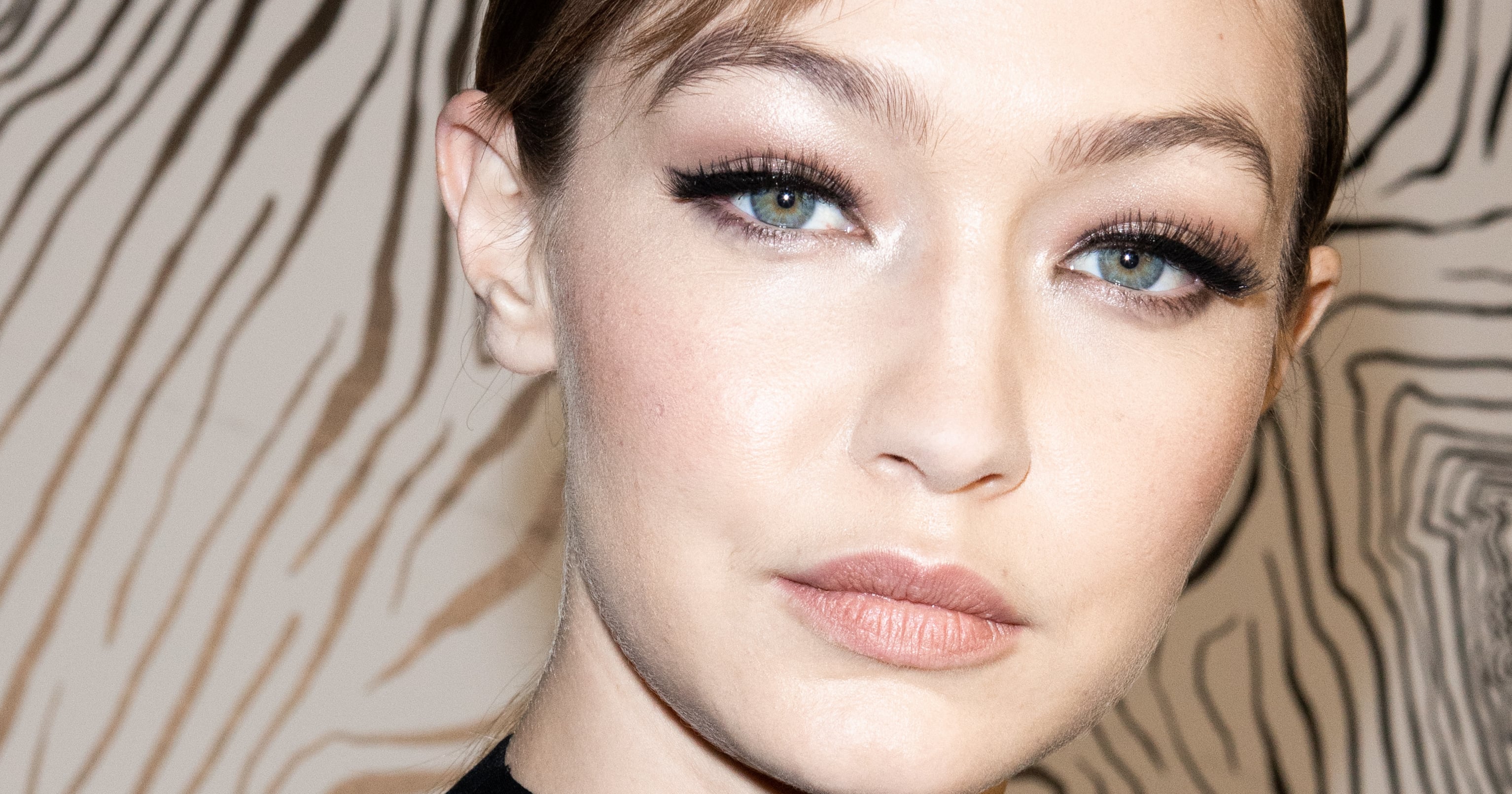 What Are Hybrid Lashes? Learn More About the Extension Style | PS Beauty