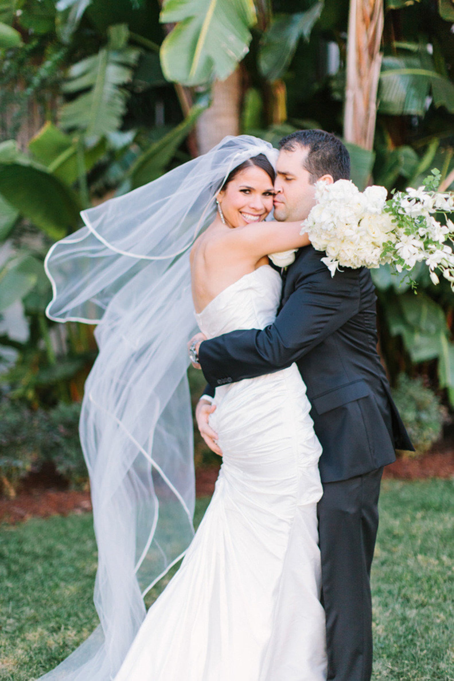 Bride and Groom Photo Ideas | PS Love