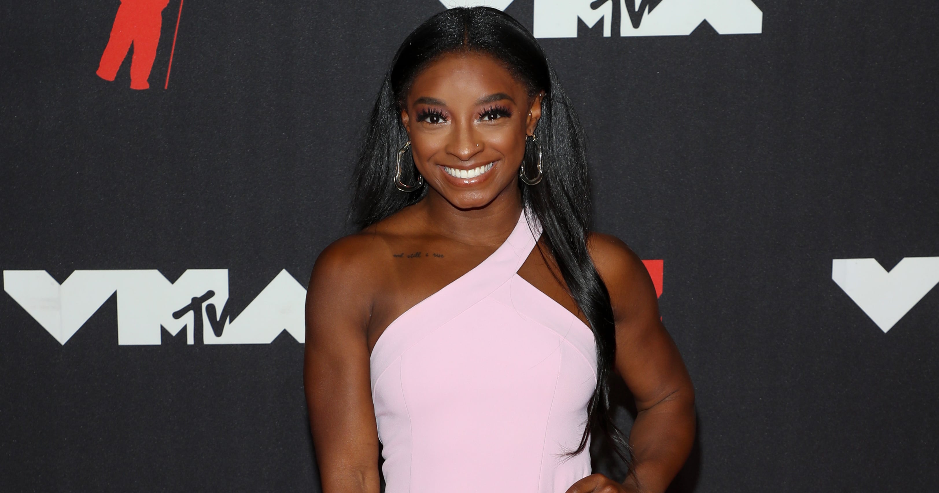 Simone Biles at the MTV VMAs 2021 | PS UK Celebrity