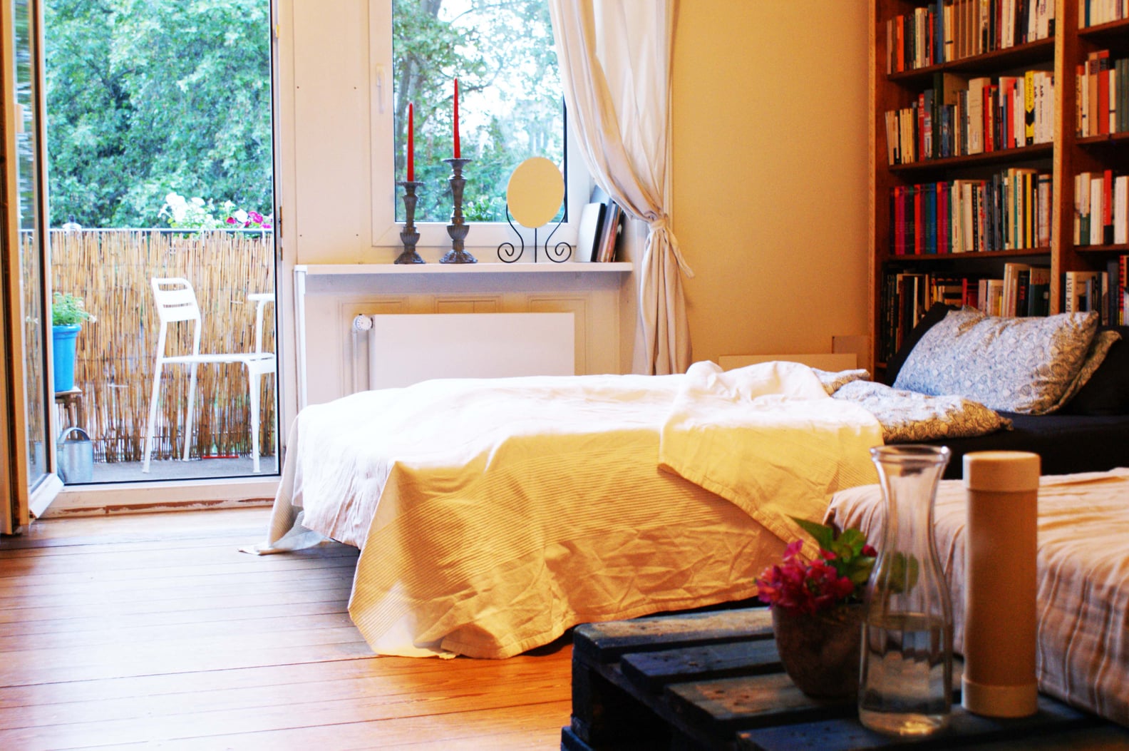 Airbnb Rentals For Book Lovers | PS Smart Living
