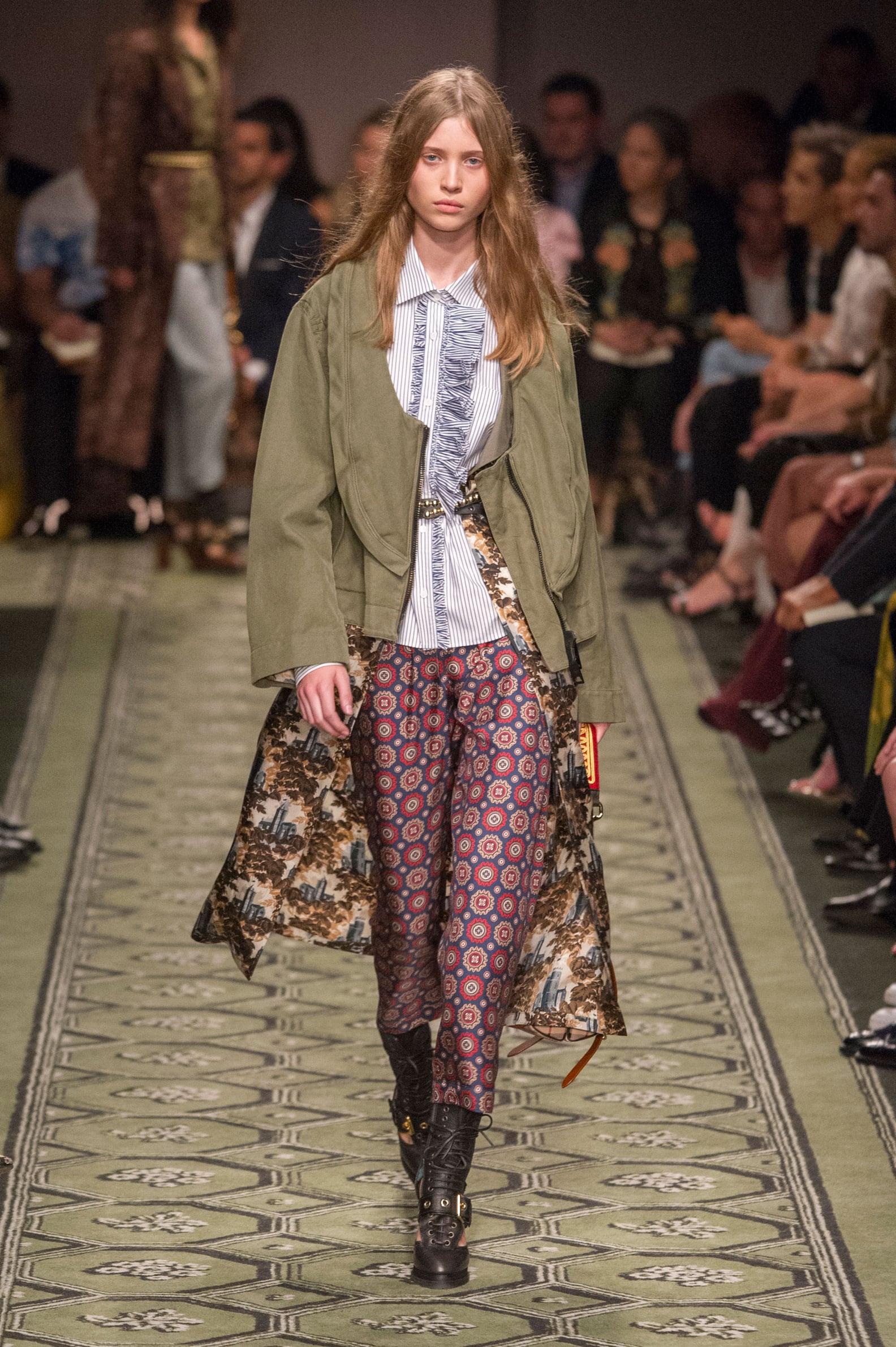 Burberry Runway Show September 2016 | PS Fashion