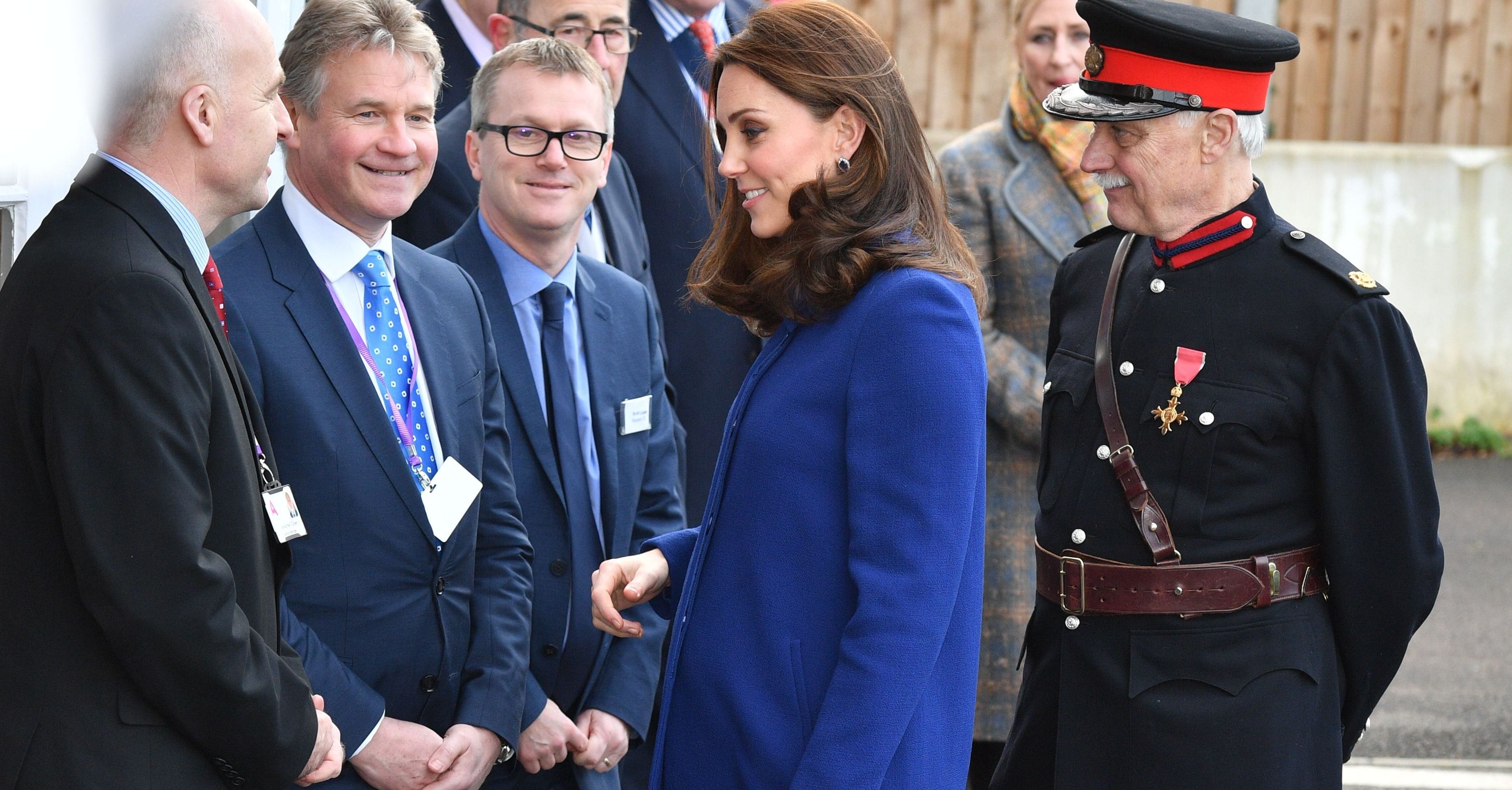 Kate Middleton Gets Heel Stuck in a Grate February 2018 | PS Celebrity
