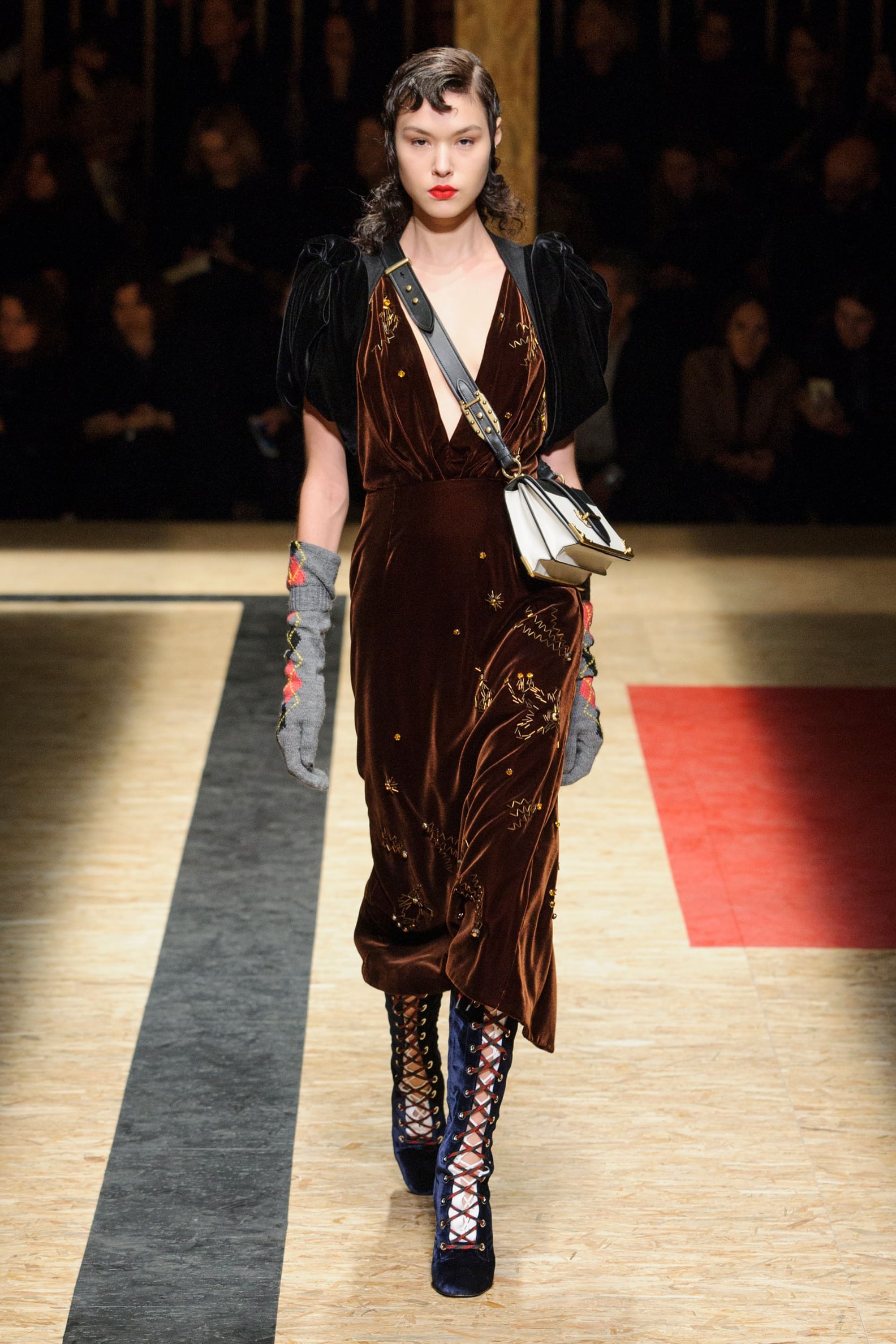 Prada Fall 2016 Runway | PS Fashion