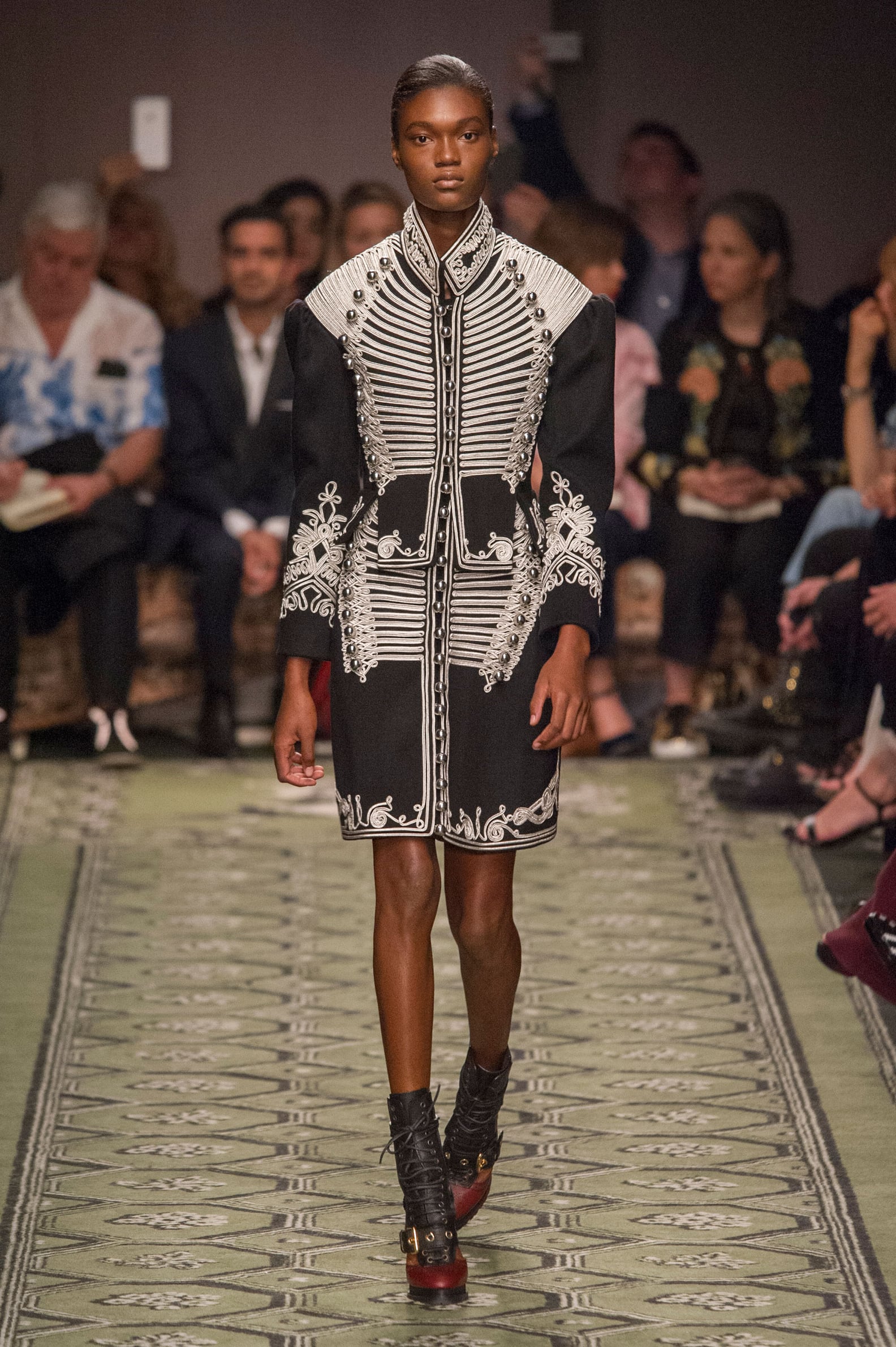 Burberry Runway Show September 2016 | PS Fashion