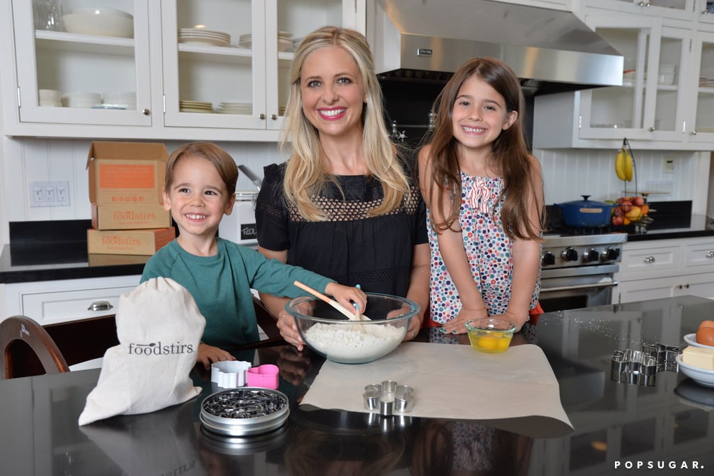 Sarah Michelle Gellar in the Kitchen With Her Kids | Picture | POPSUGAR ...
