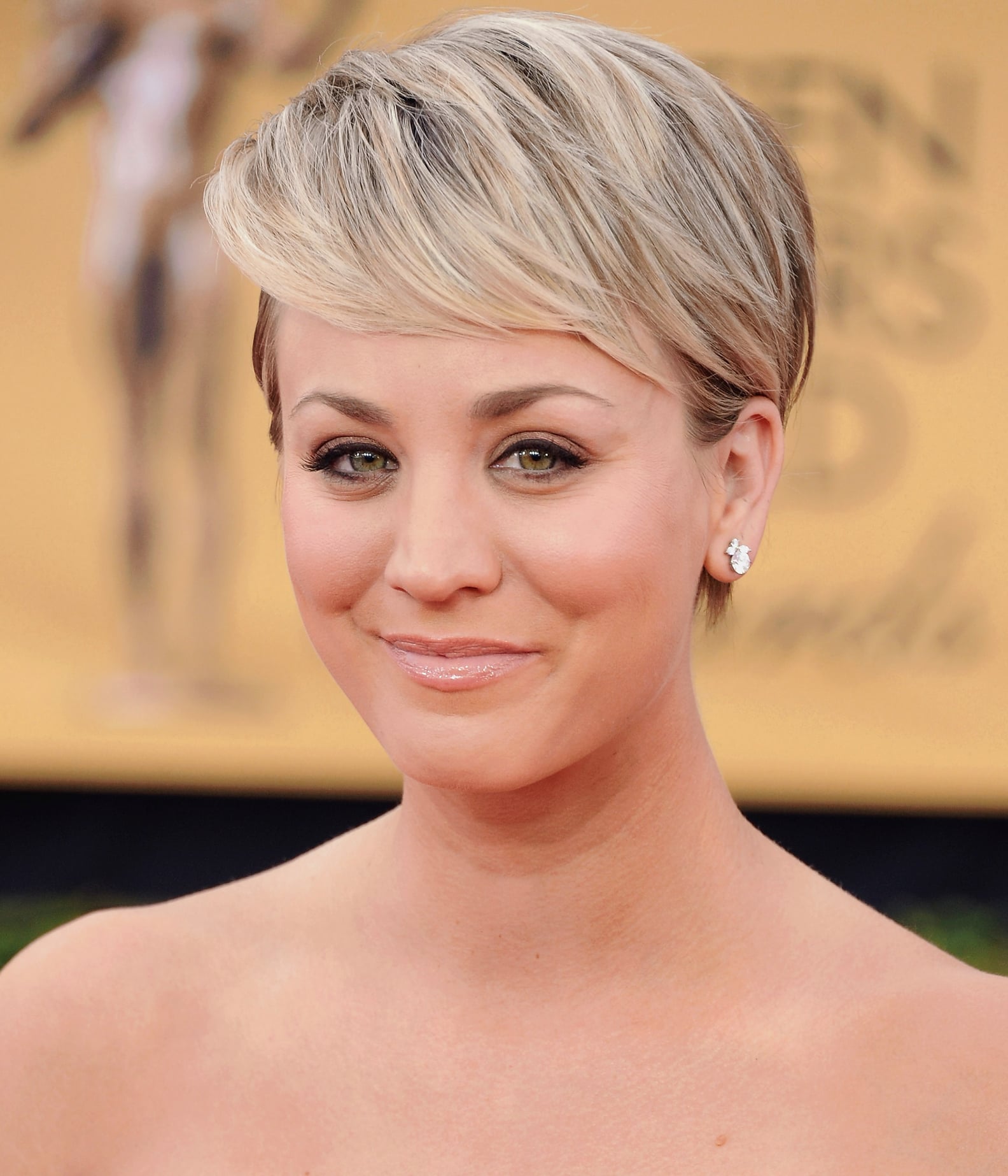 Best Haircuts For Round Faces, According to a Hairstylist | PS Beauty