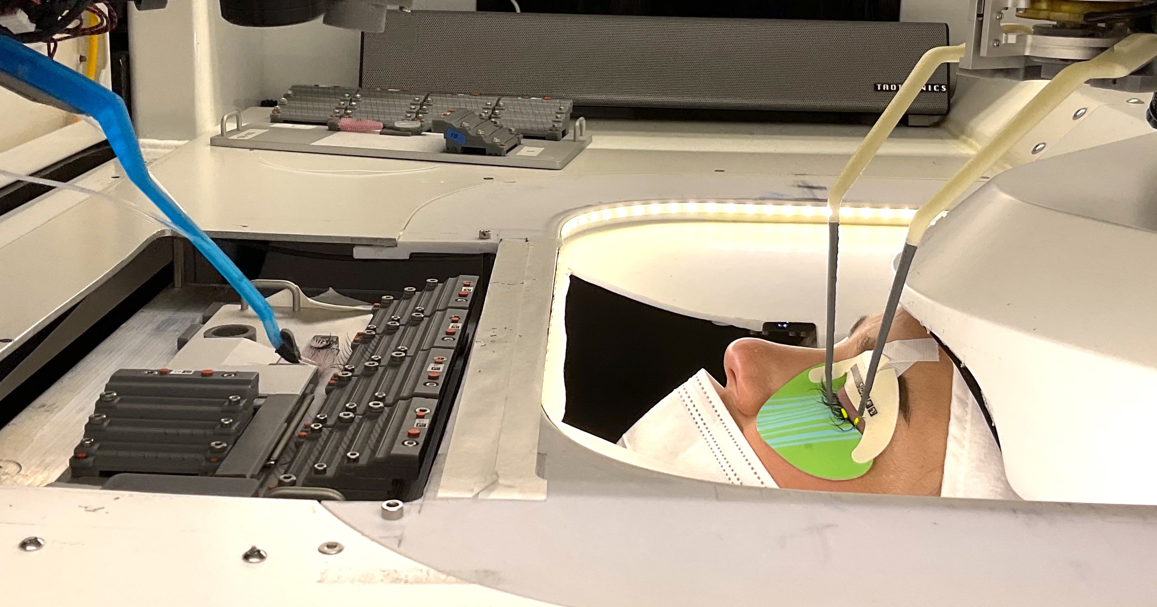 What Is It Like to Get Luum Robotic Eyelash Extensions? | PS Beauty